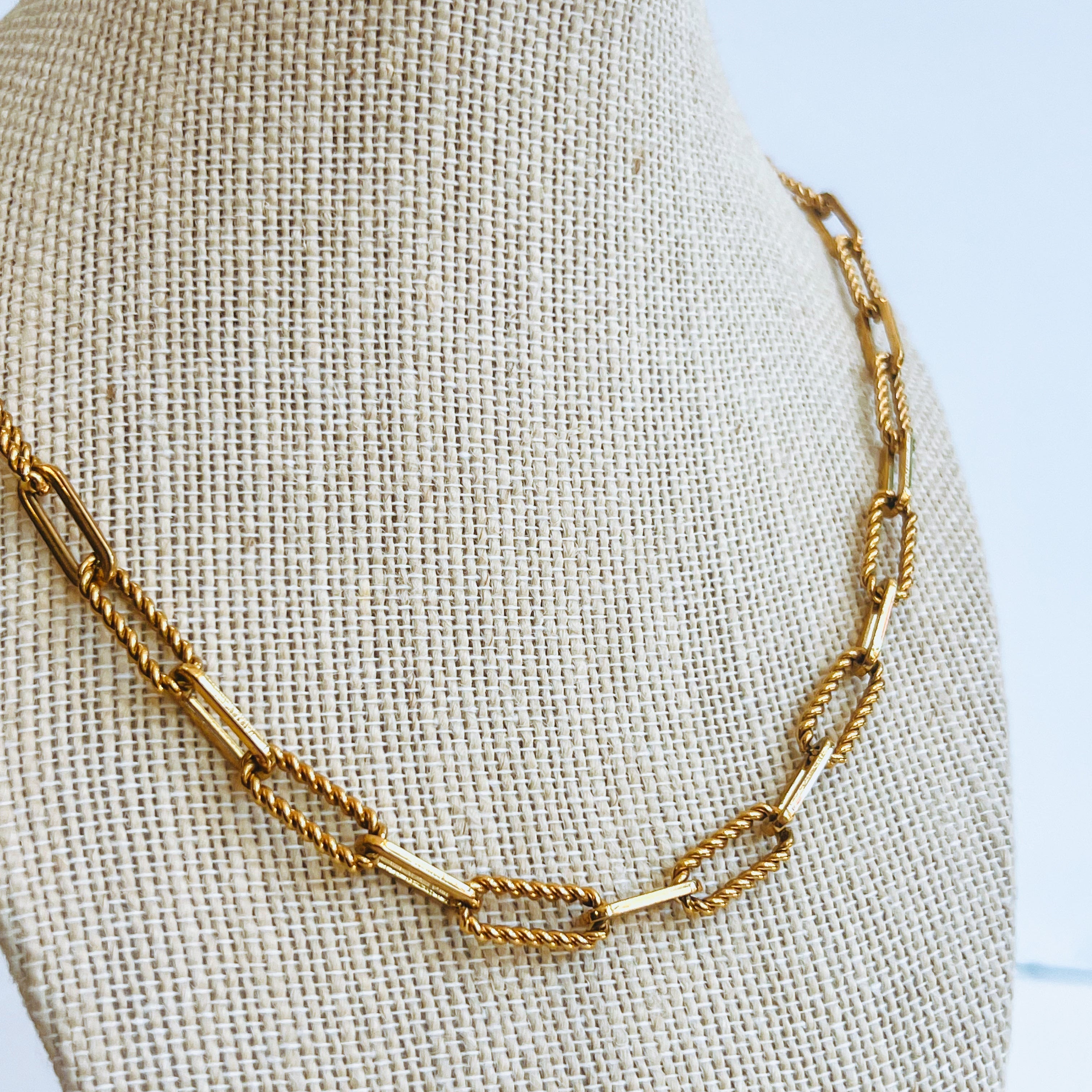 Annie Necklace – IN THE SAND SHOP